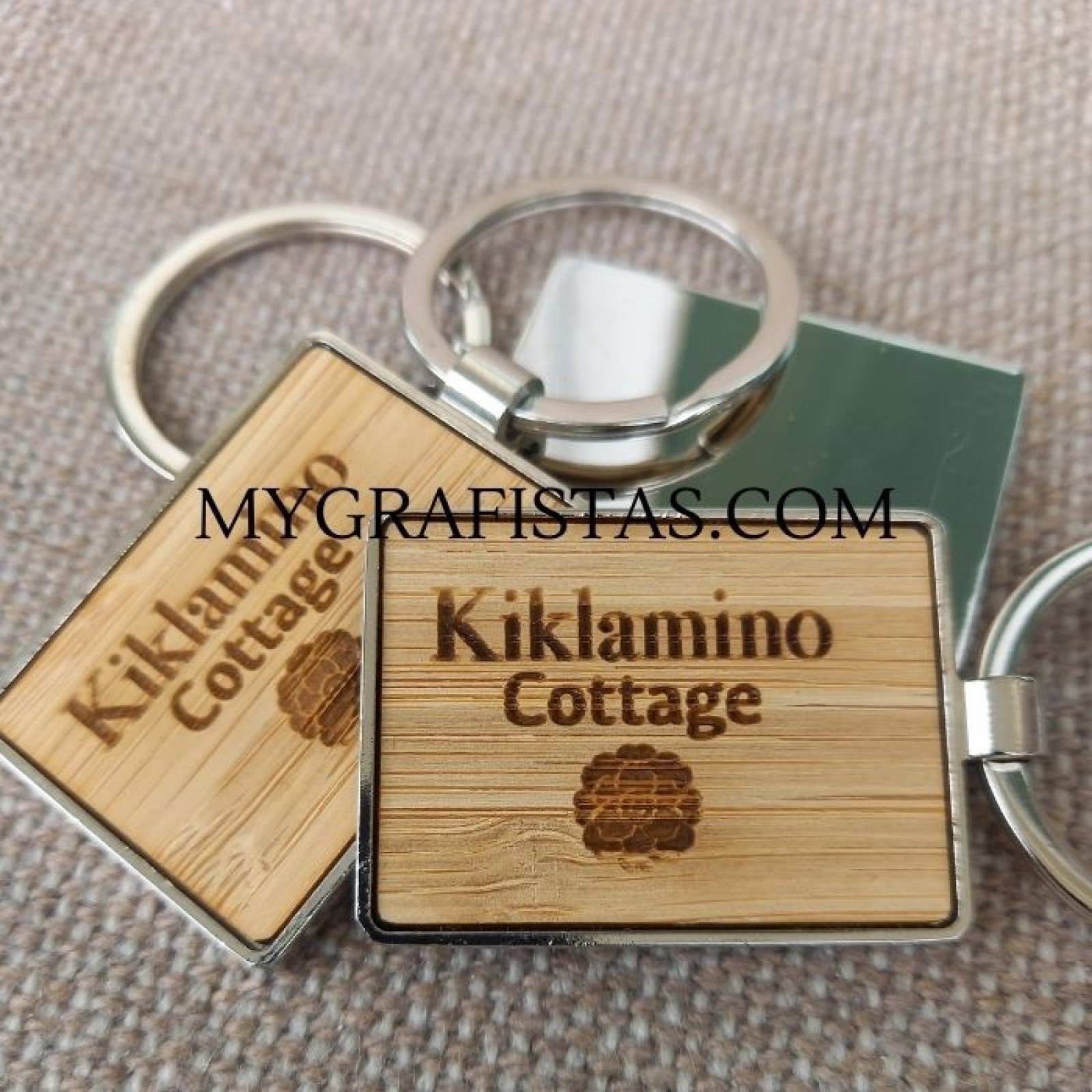 Μπρελόκ Ξύλινα με Μεταλικη Πλάτη Με Χάραξη το σχεδιο σας 1,70€ κωδ ...